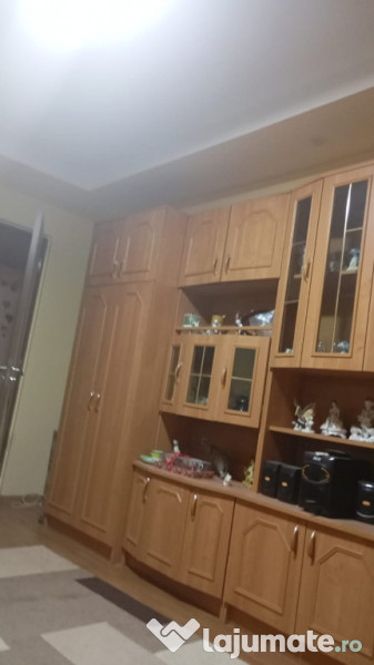 Apartament 2 camere - Moreni strada Neptun, 35.000 eur - Lajumate.ro