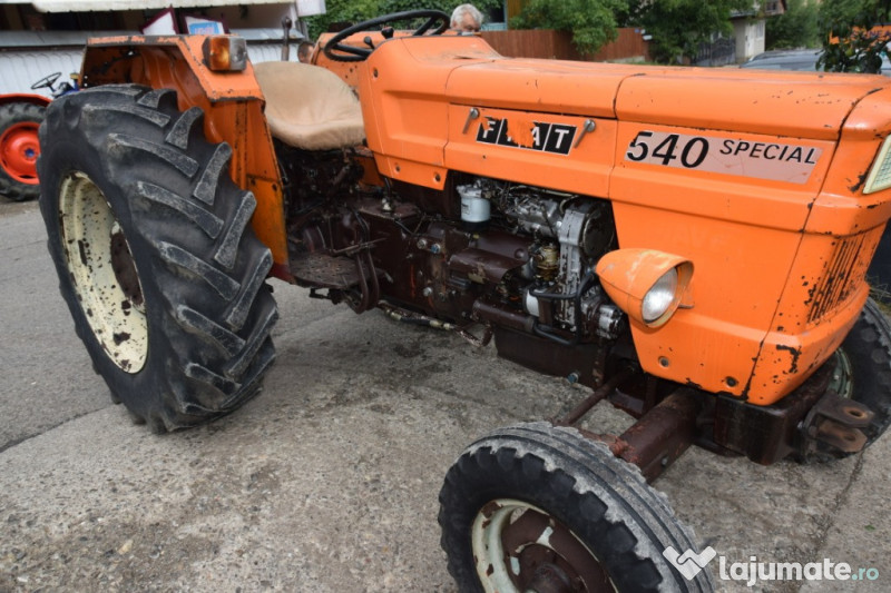 Tractor Fiat 540, 4.250 eur - Lajumate.ro