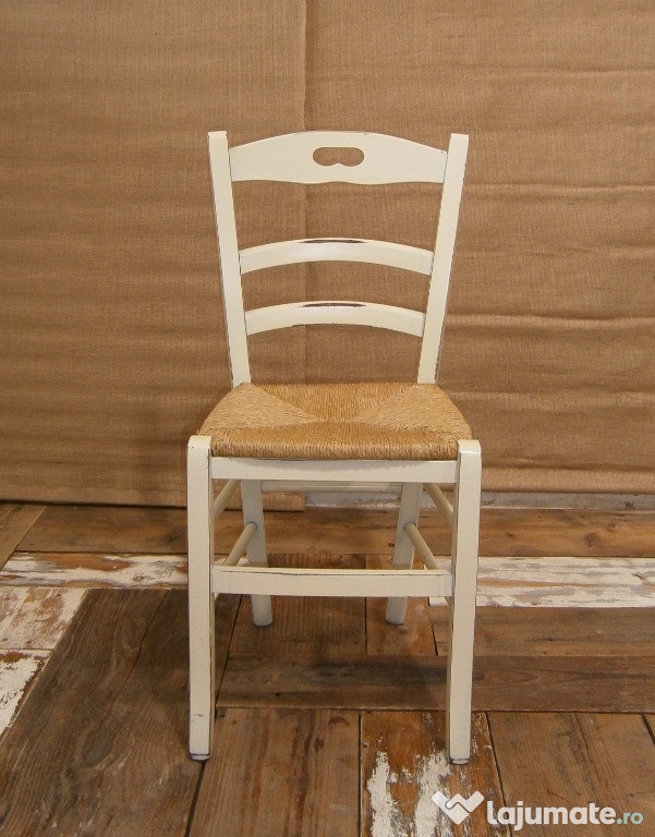 Scaun vechi din lemn masiv cu sezut din rachita Mid Century