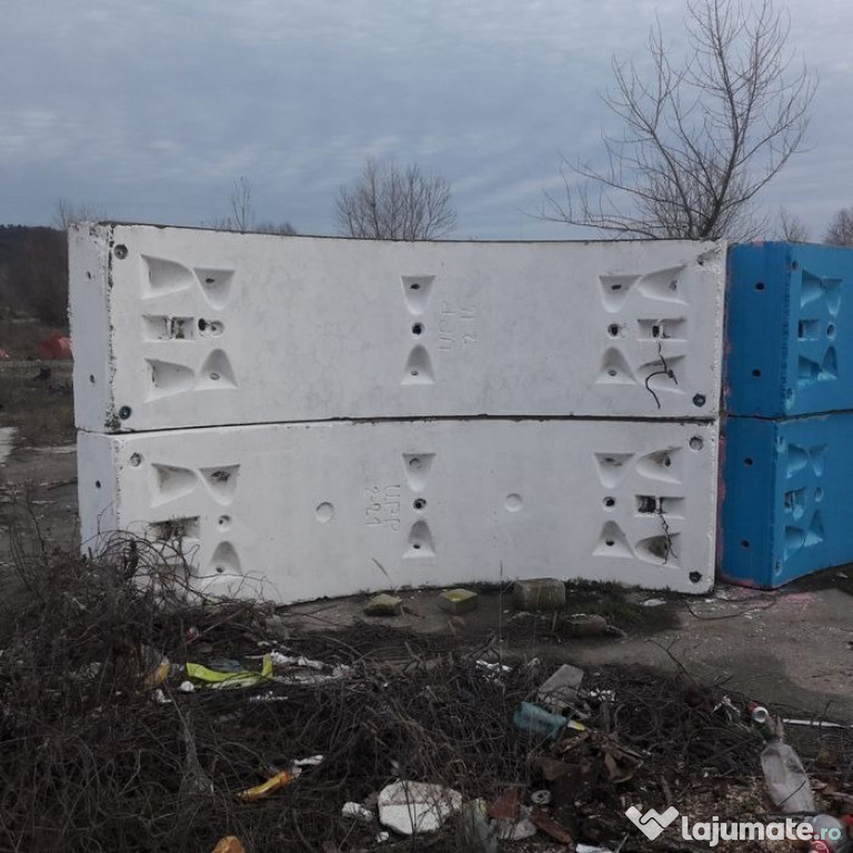 Dale / blocuri prefabricate din beton armat