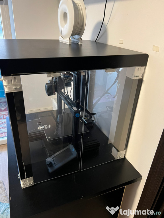 Imprimanta 3D Ender 3 V2 + Enclosure