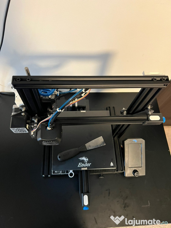 Imprimanta 3D Ender 3 V2 + Enclosure