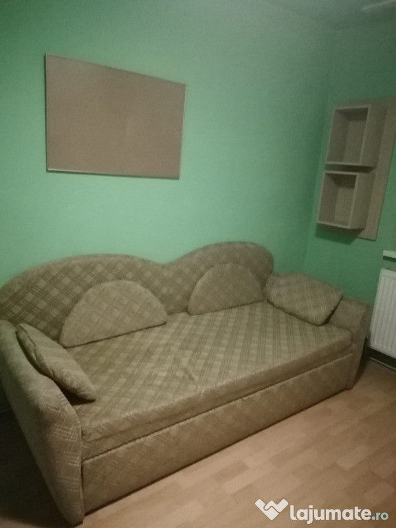 Dormitor cu dulapi si comoda Lemn de nuc