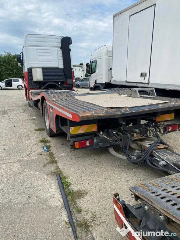 Cap tractor Mercedes Actros si semiremorca Lohr