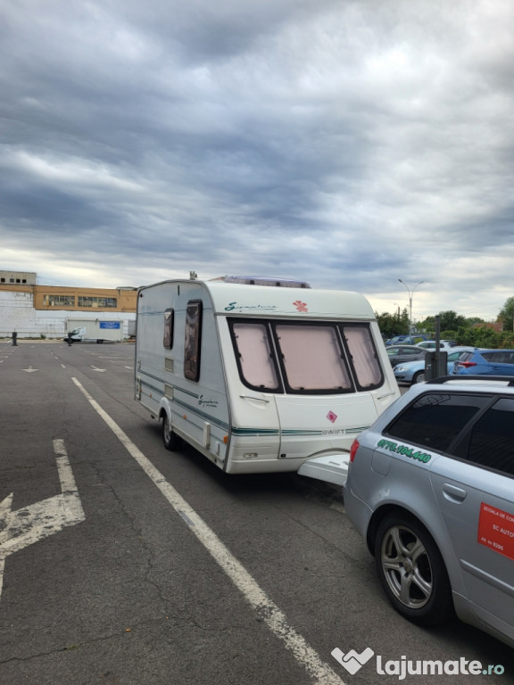 Rulota inmatriculata Ro cu mover si cort pt 3 persoane