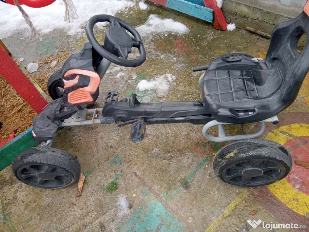 Papusa crosetata Wednesday Addams (lucrata manual)