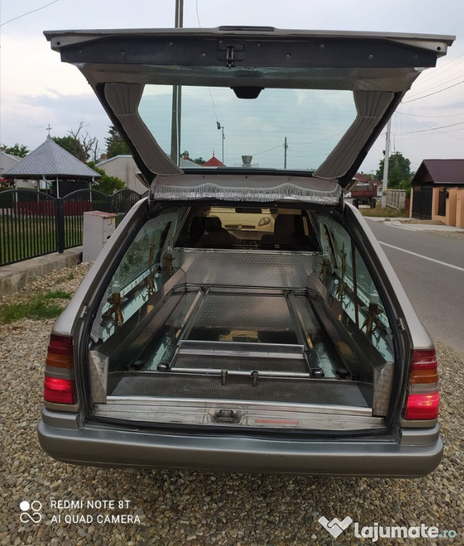 Dric masina funerara Mercedes-Benz